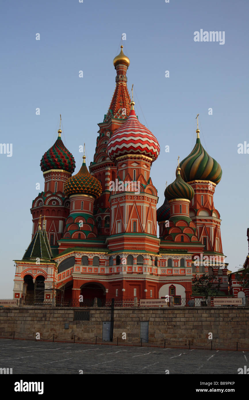 Orthodox church in red square hi-res stock photography and images - Alamy
