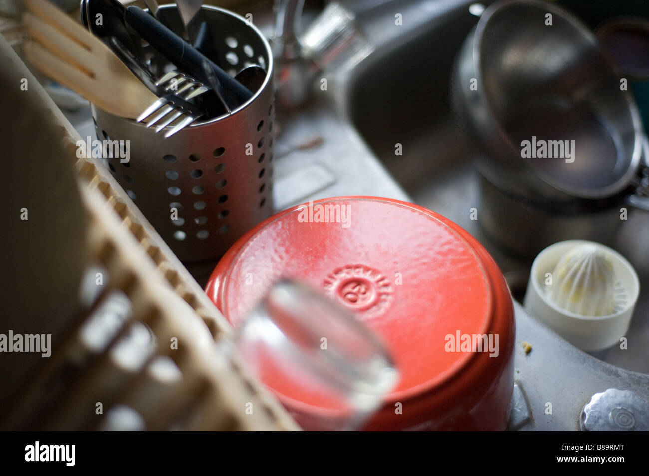 Drying up dishes hi-res stock photography and images - Alamy