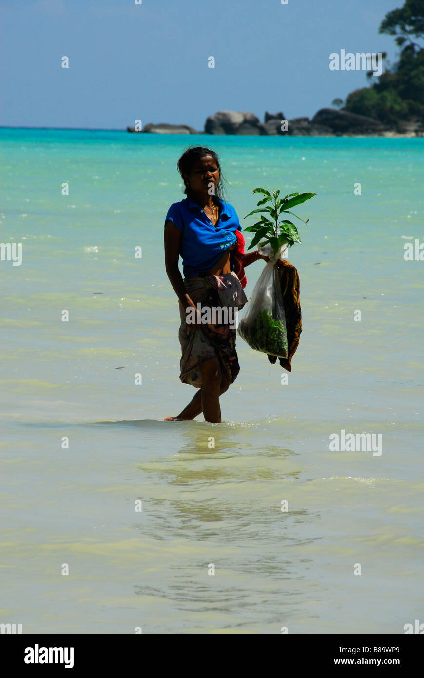 Moken woman hi-res stock photography and images - Alamy