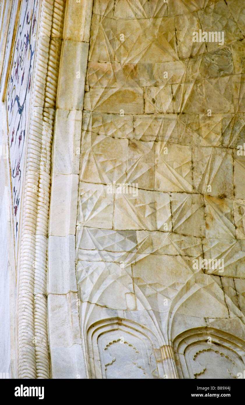 Close-up of the carved marble dome of the Taj Mahal, Agra, India Stock ...