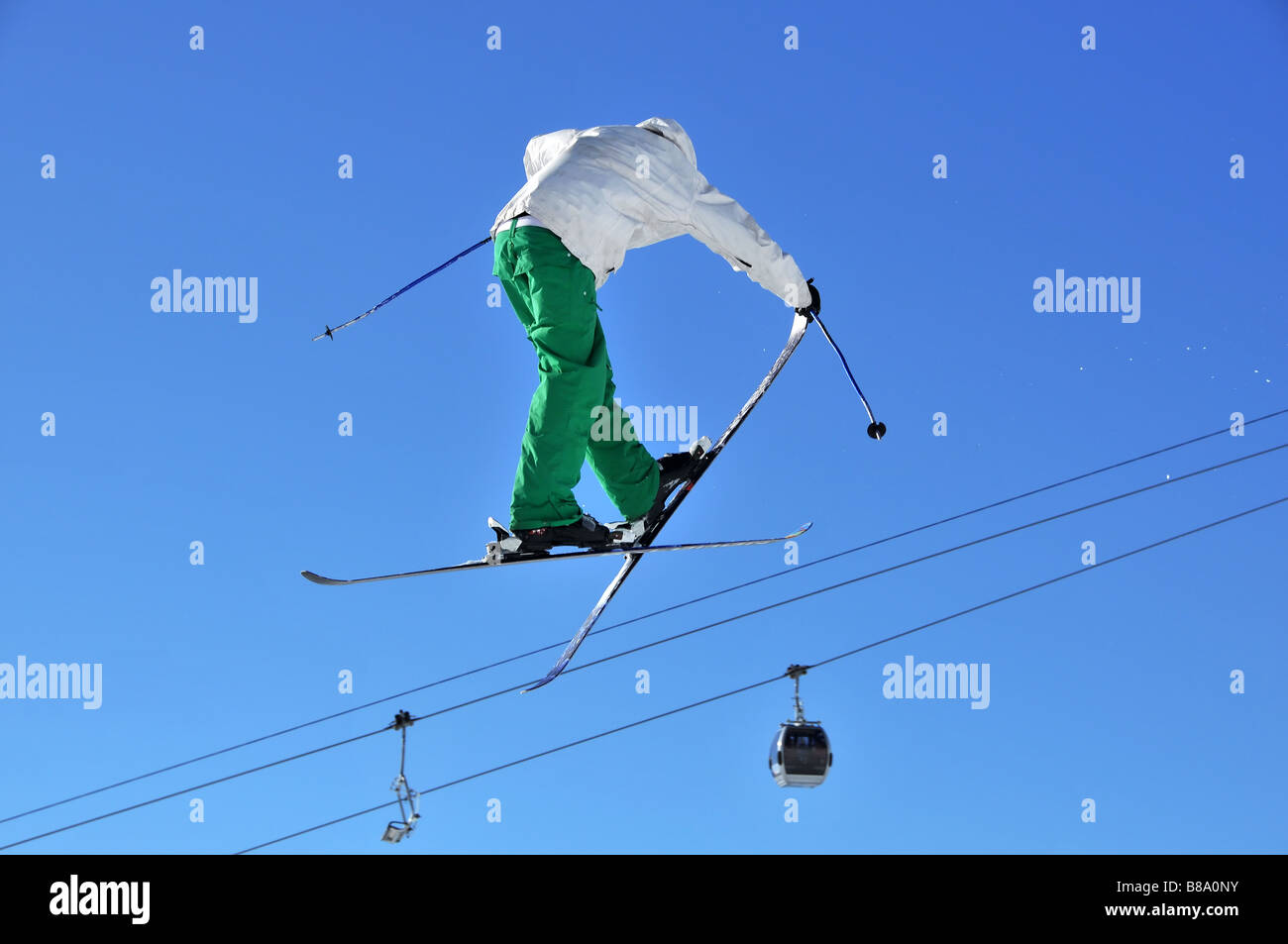 Upright jump hi-res stock photography and images - Alamy