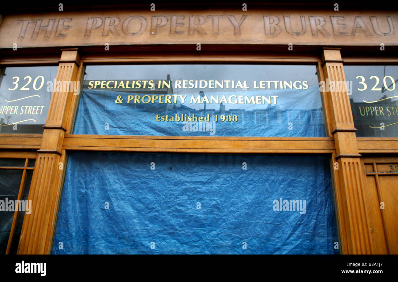 Closed property hi-res stock photography and images - Alamy