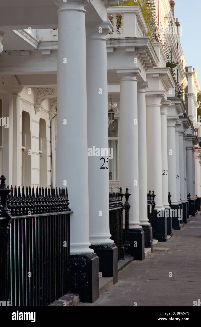 Columns in front of expensive homes in Mayfair in London Stock Photo ...