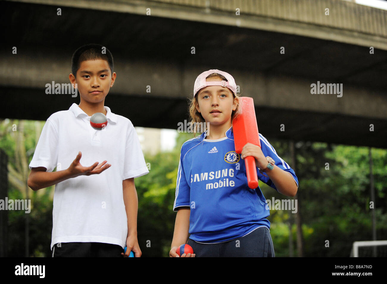 Street Cricket London Stock Photo - Alamy