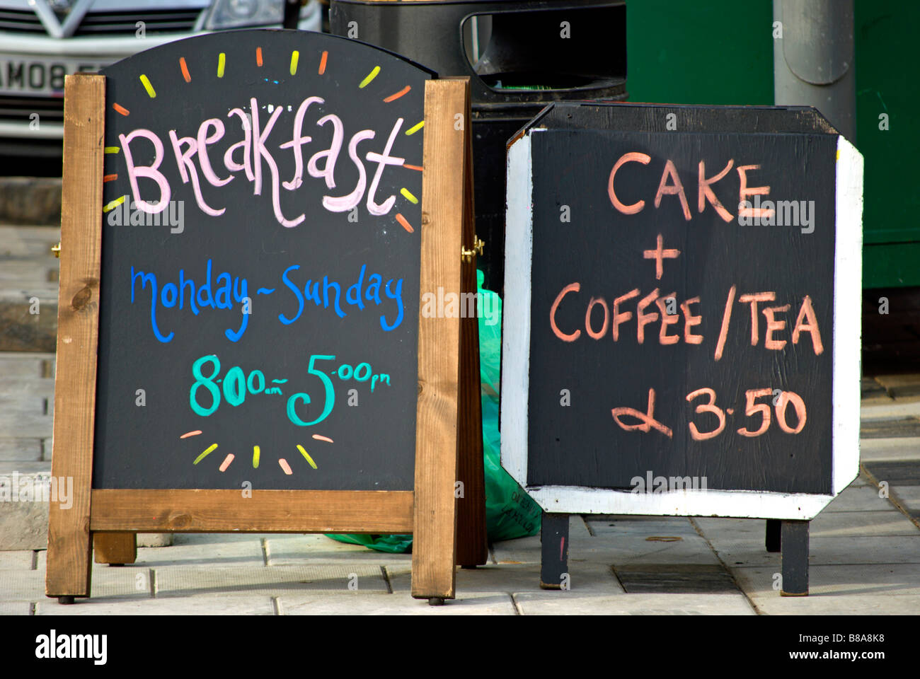 Handwritten signs hi-res stock photography and images - Alamy