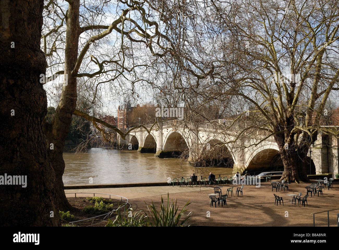 Richmond bridge with river embankment in foreground Stock Photo - Alamy
