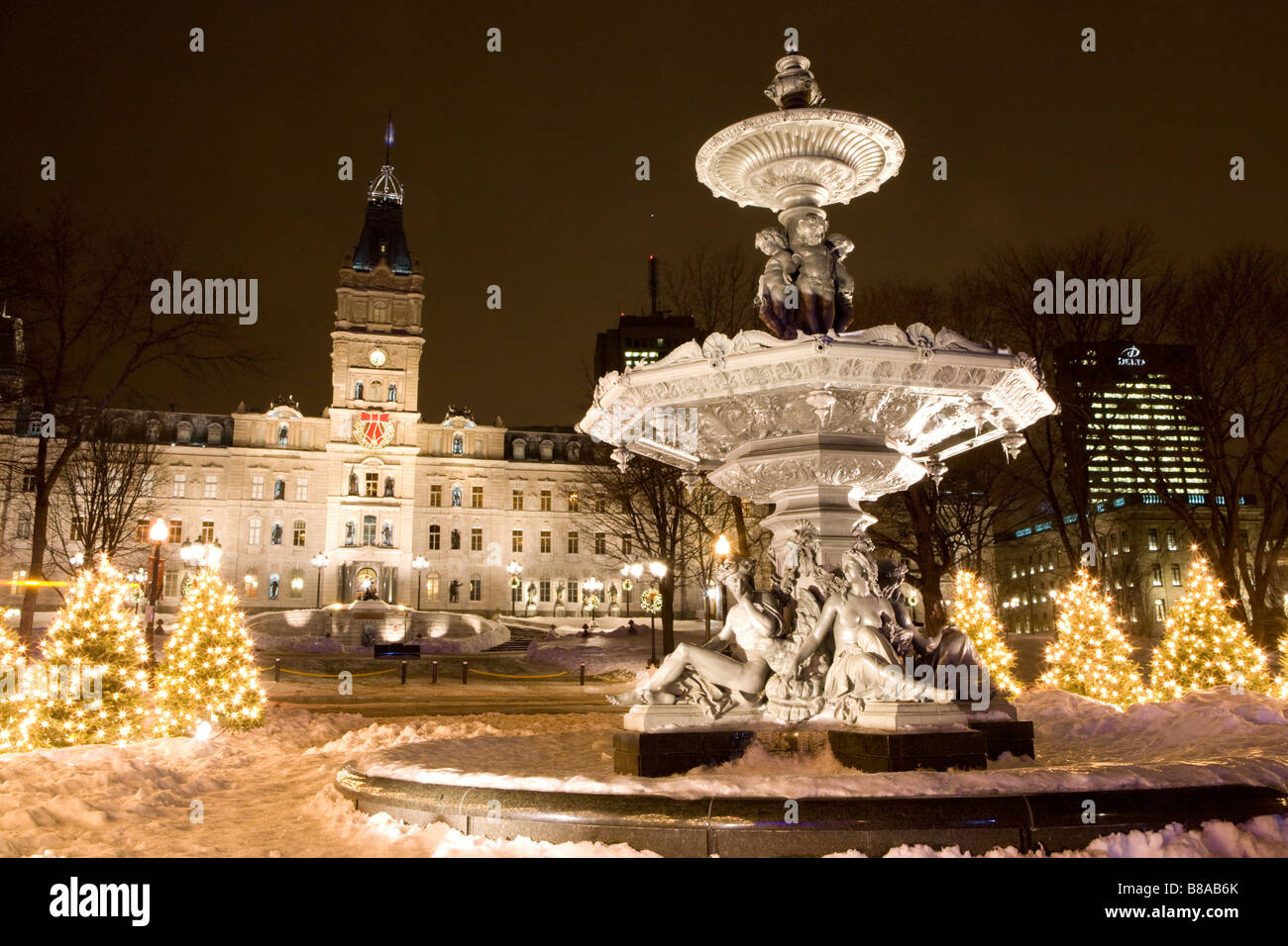 Quebec parliament building hi-res stock photography and images - Alamy