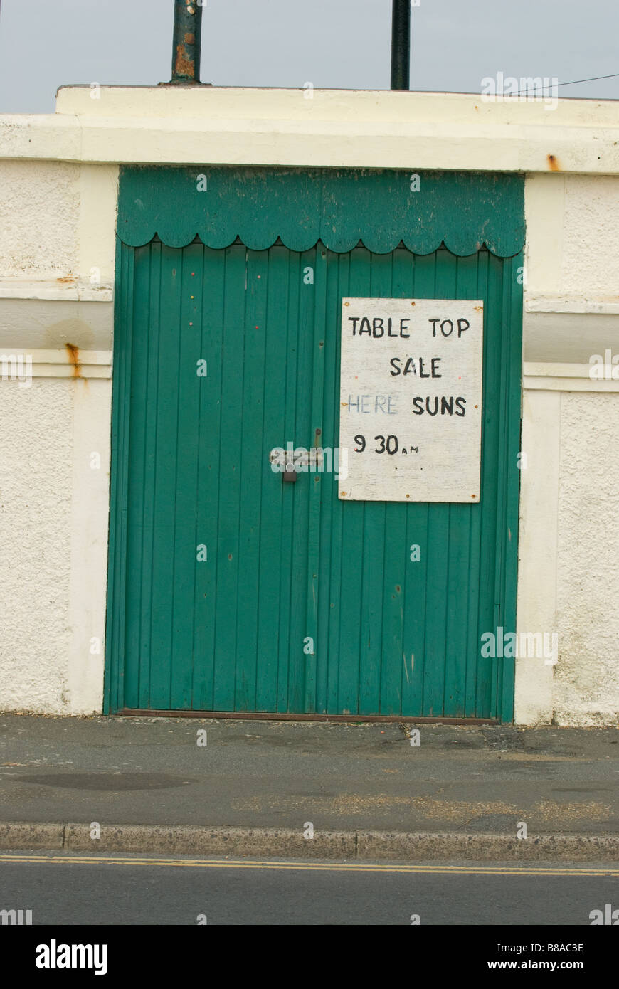 Jumble sale sign hi-res stock photography and images - Alamy
