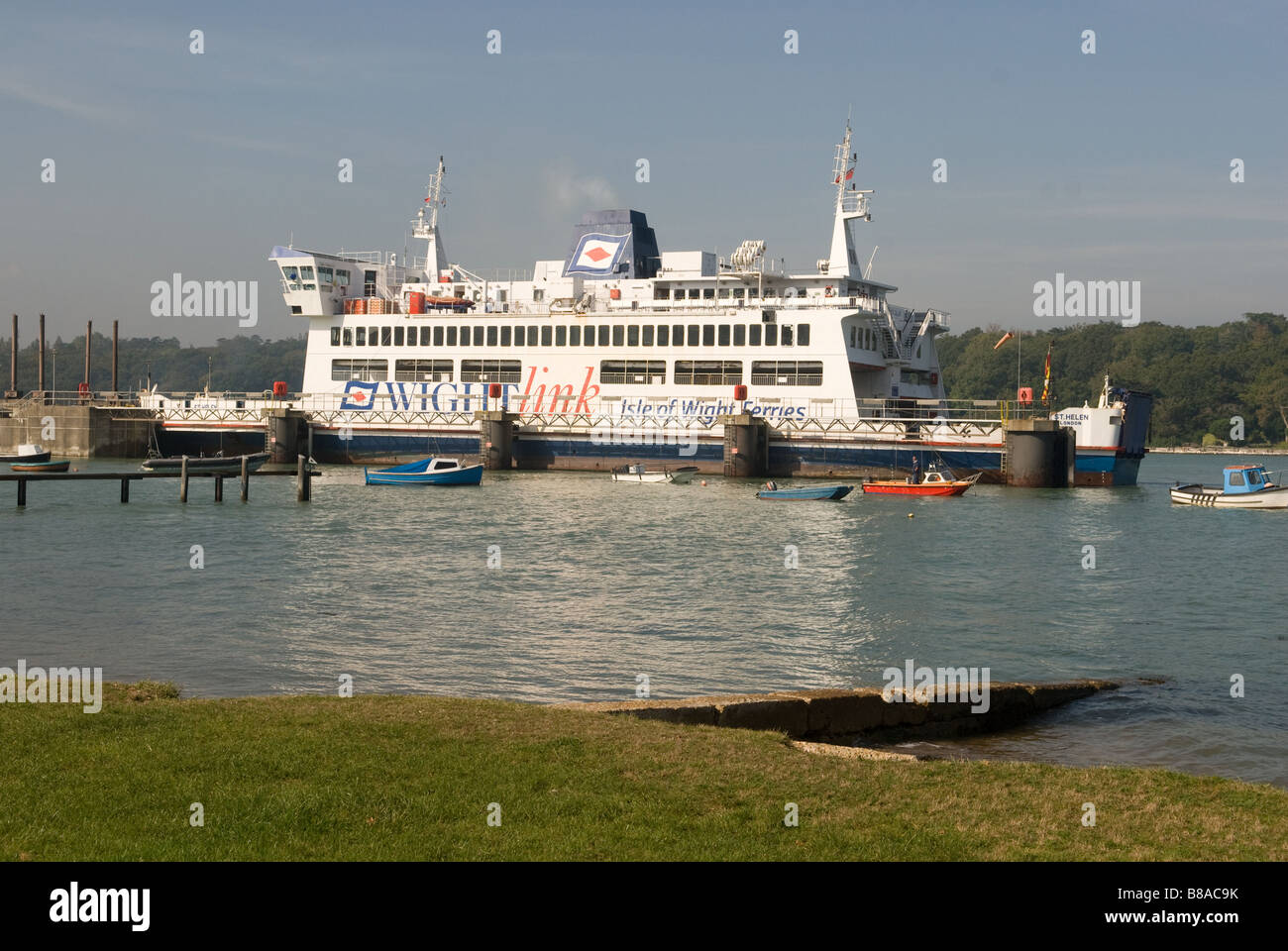 Ferry ship boat solent hi-res stock photography and images - Alamy
