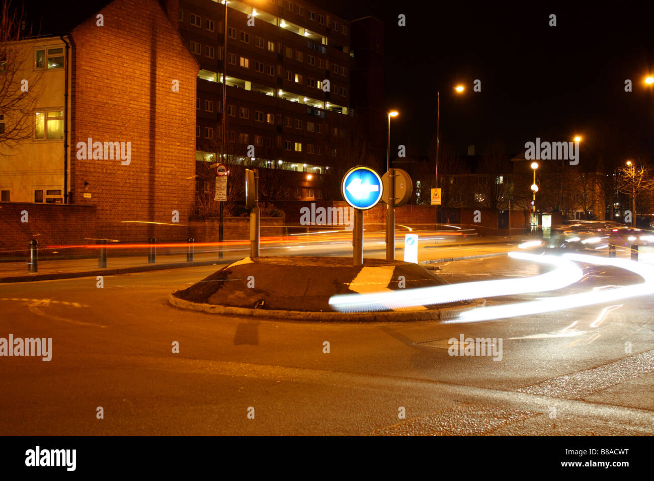 Roundabout night hi-res stock photography and images - Alamy