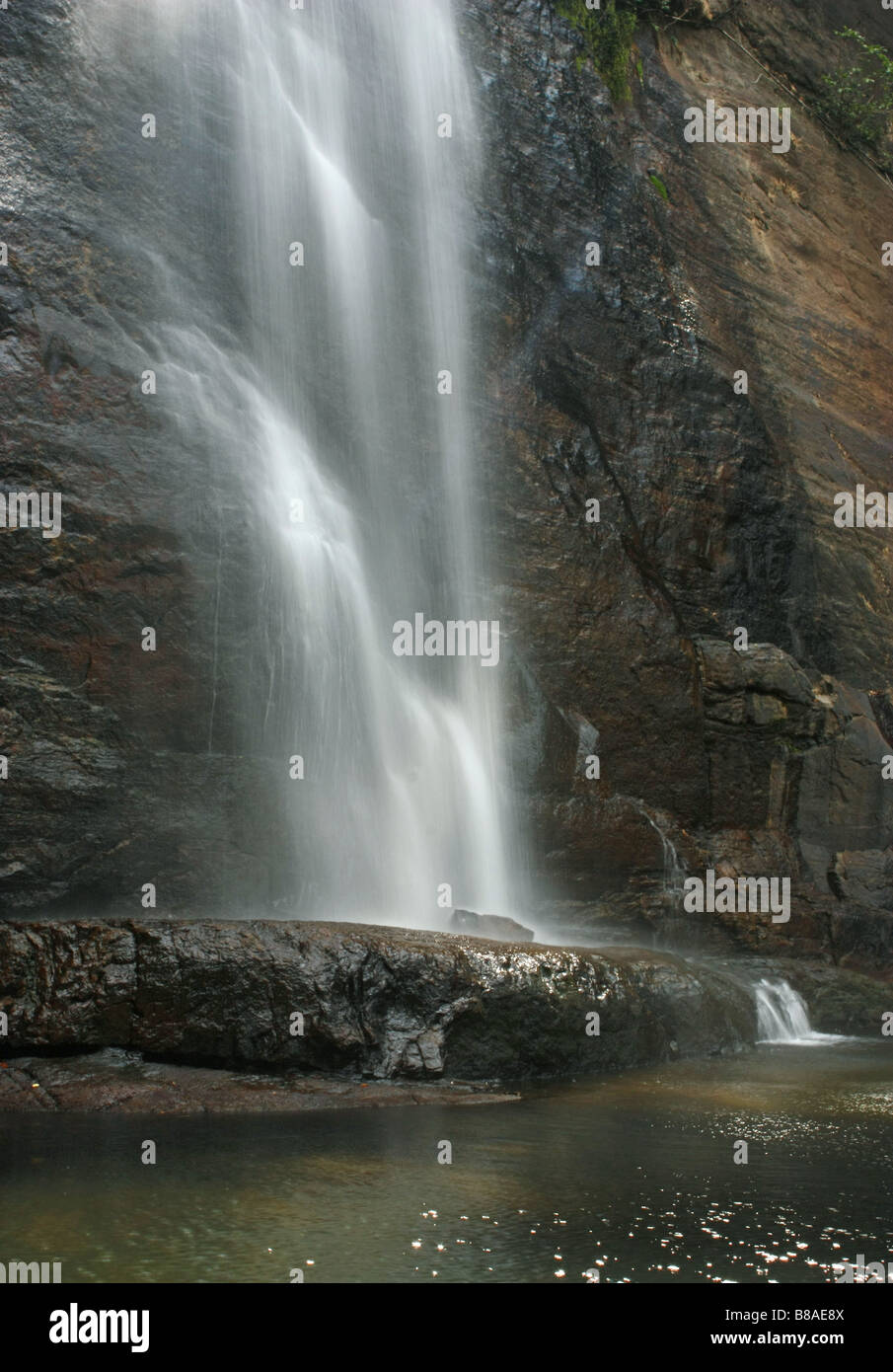 Base of waterfalls hi-res stock photography and images - Alamy