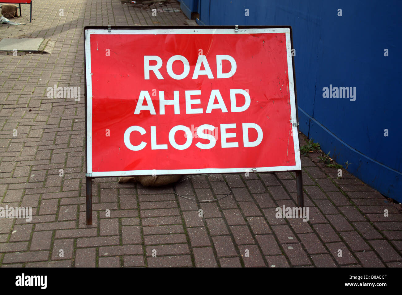 Road closed roadworks sign hi-res stock photography and images - Alamy