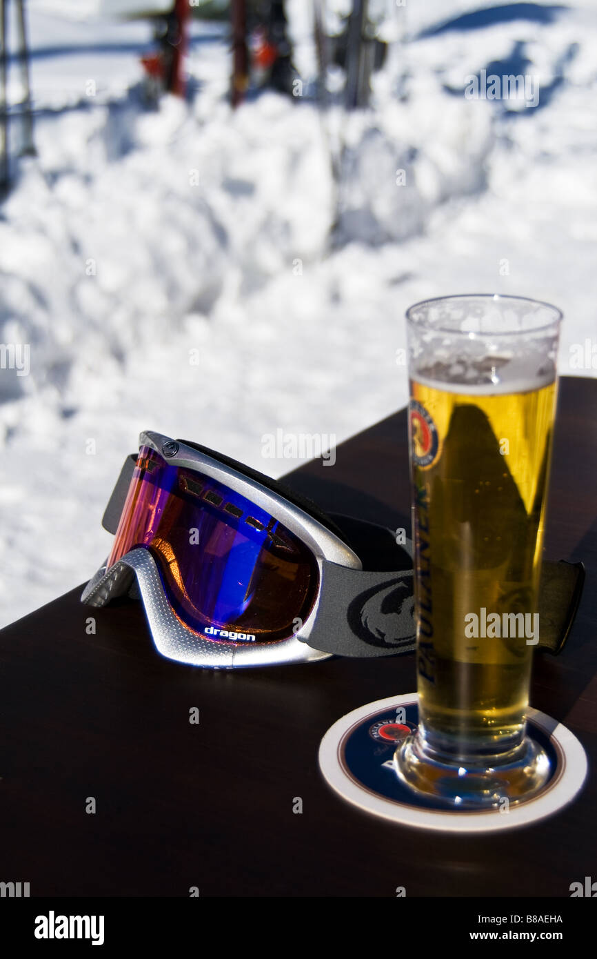 Beer goggles hi-res stock photography and images - Alamy