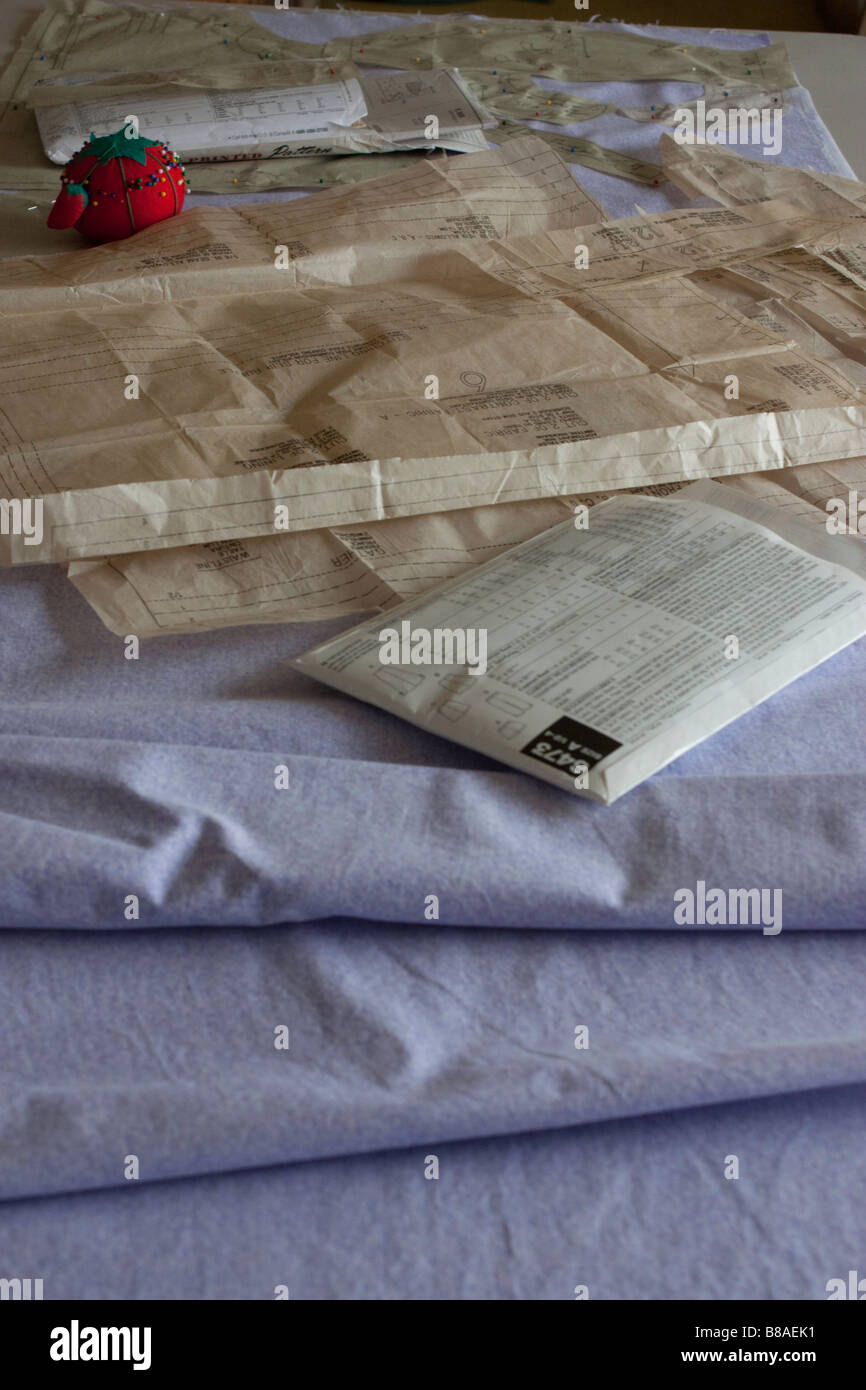 Laying out the pattern Stock Photo - Alamy