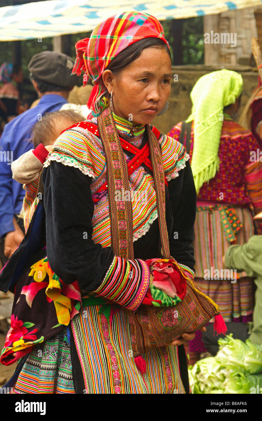 Flower Hmong woman in traditional dress at Coc Ly weekly market, Sapa ...