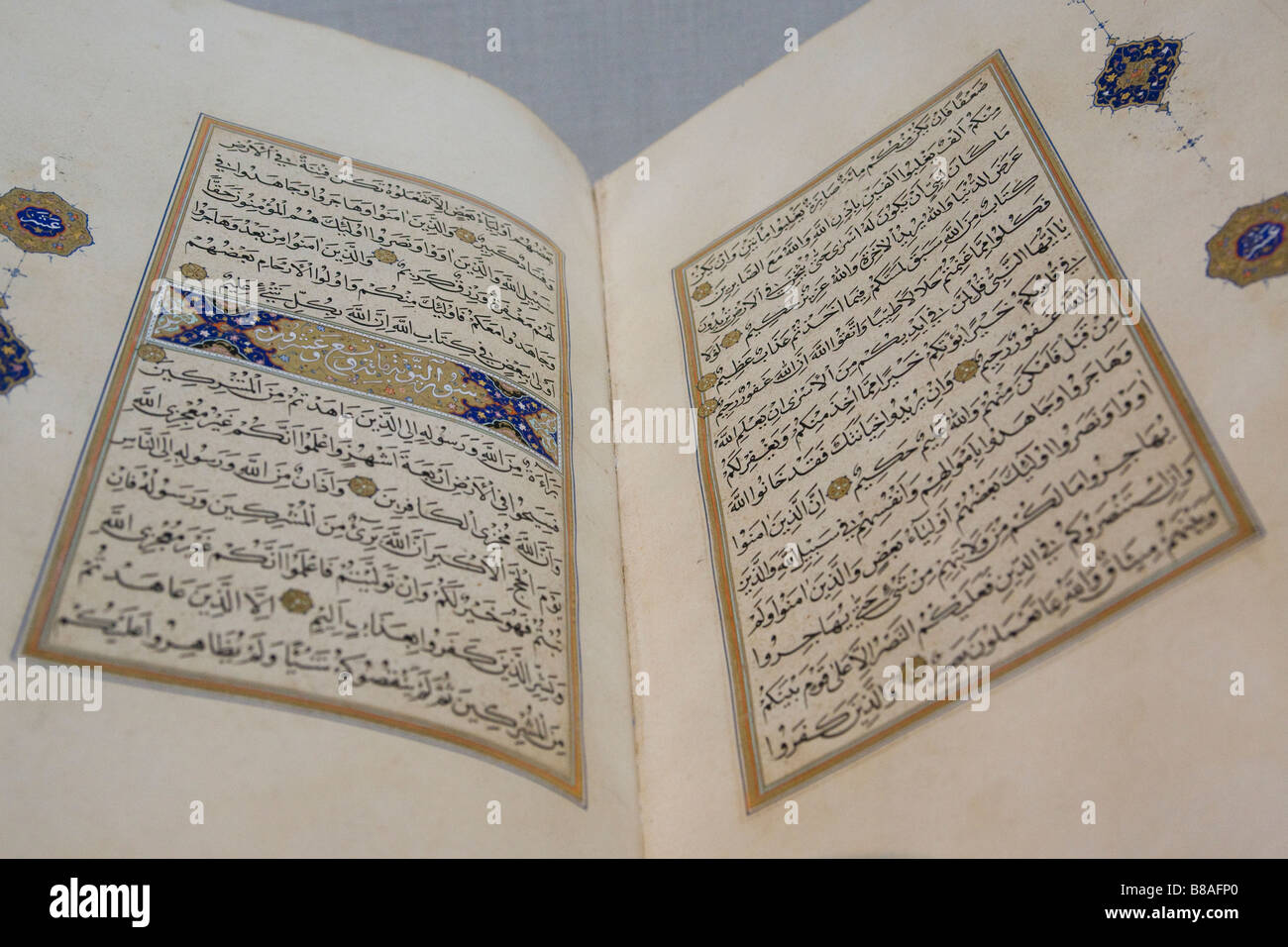 Quran hi-res stock photography and images - Alamy