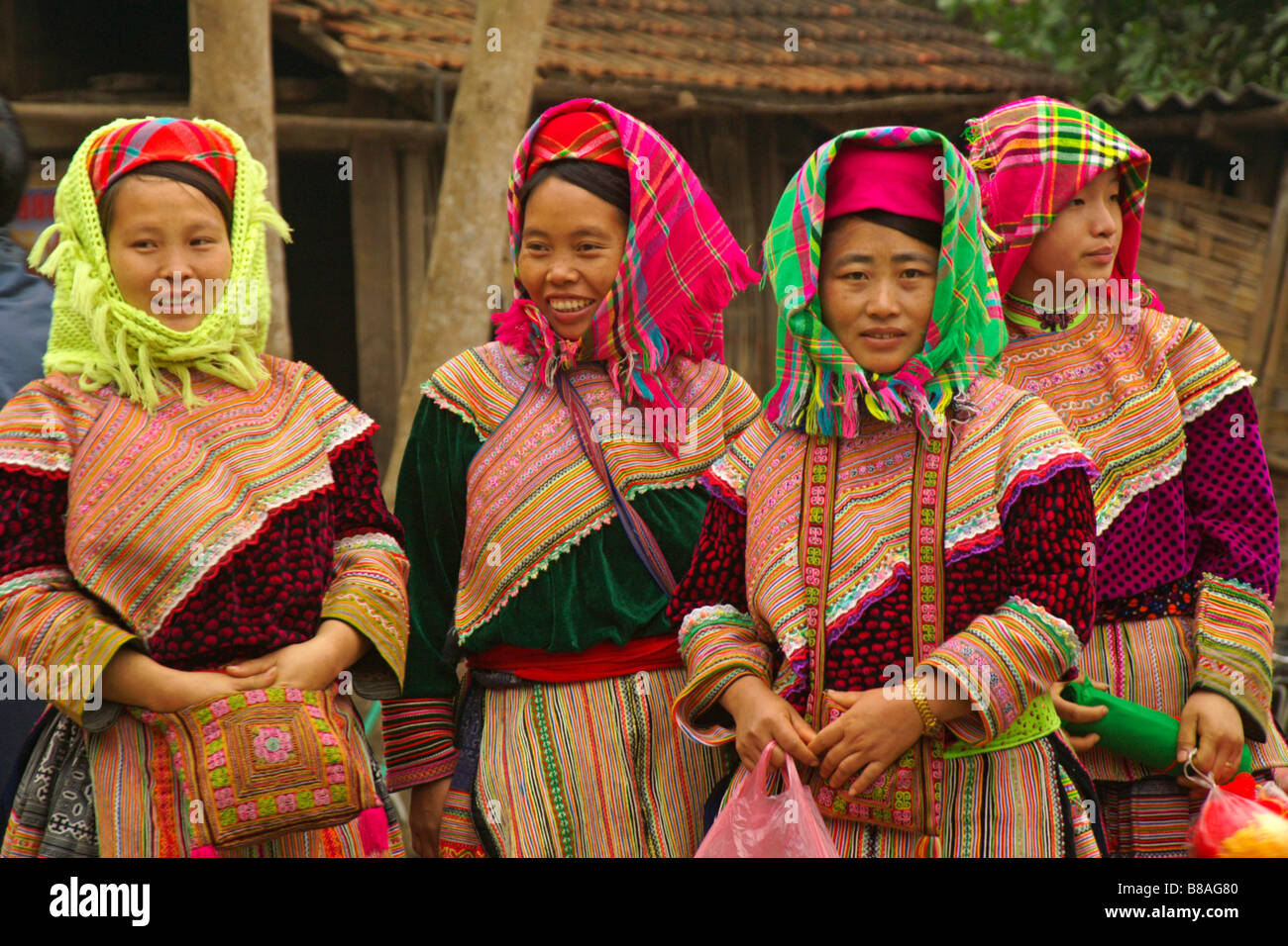 Flower Hmong girls in traditional dress, Sapa, Vietnam Stock Photo - Alamy