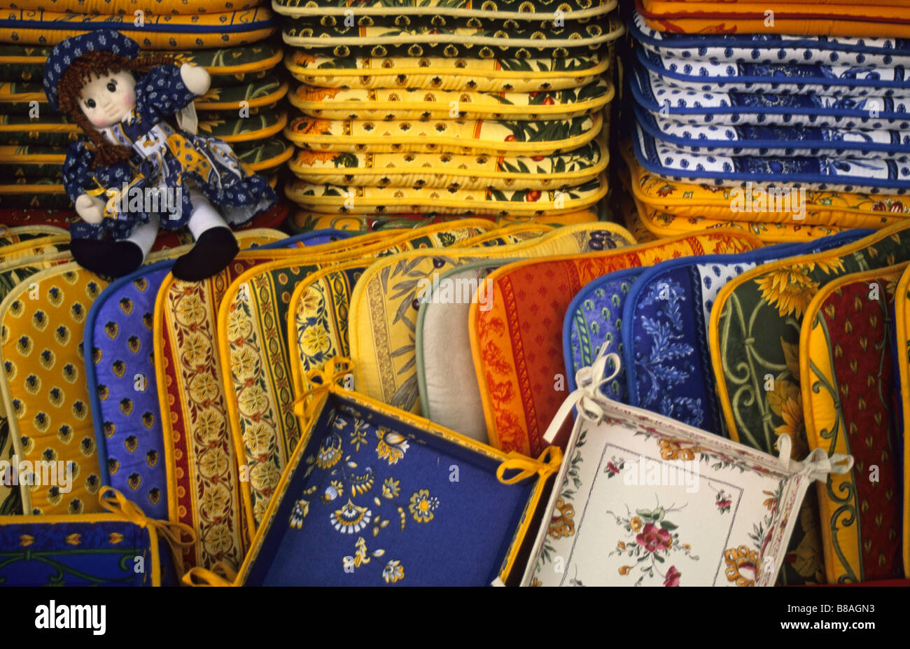 Fabric goods on a market stall at Cotignac France Stock Photo - Alamy