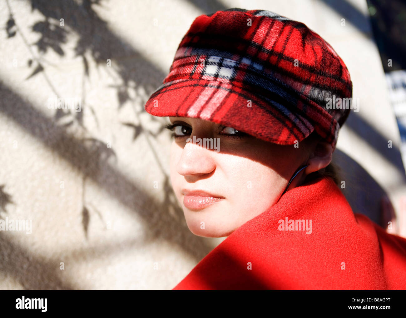 Caucasian female looking behind Stock Photo - Alamy
