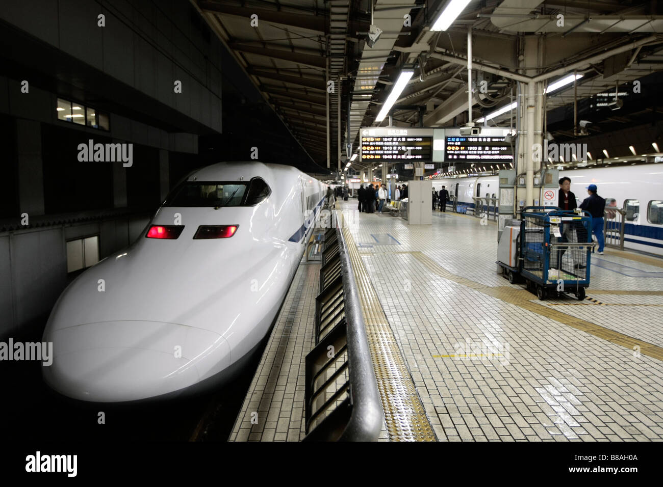 Japan bullet train hi-res stock photography and images - Alamy