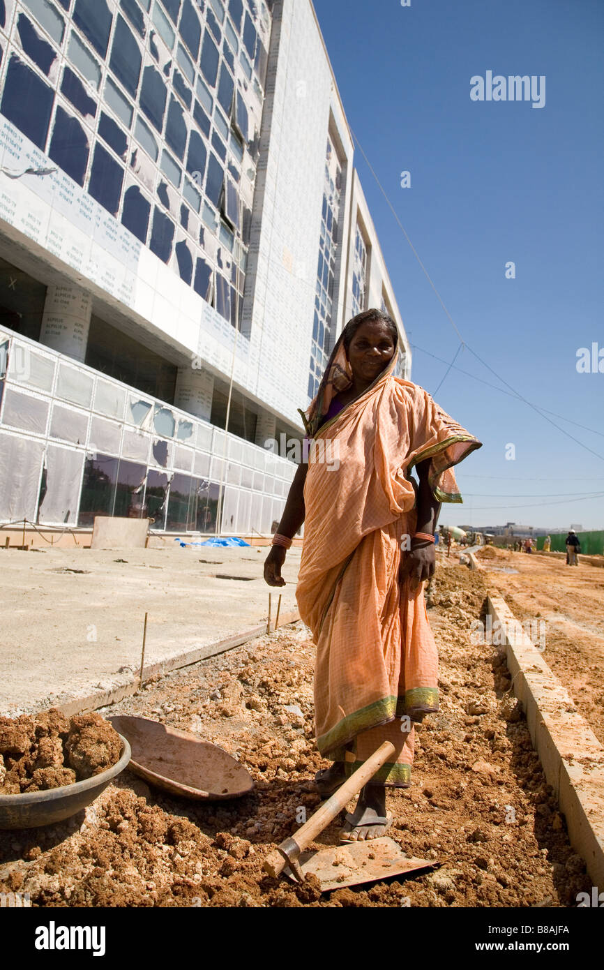 Woman building labourer hi-res stock photography and images - Alamy