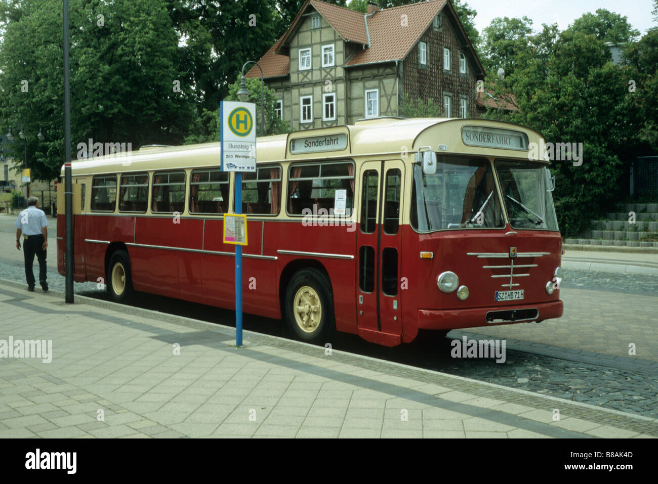 Historic old museal historisch bus lienienbus coach harz hi-res stock ...
