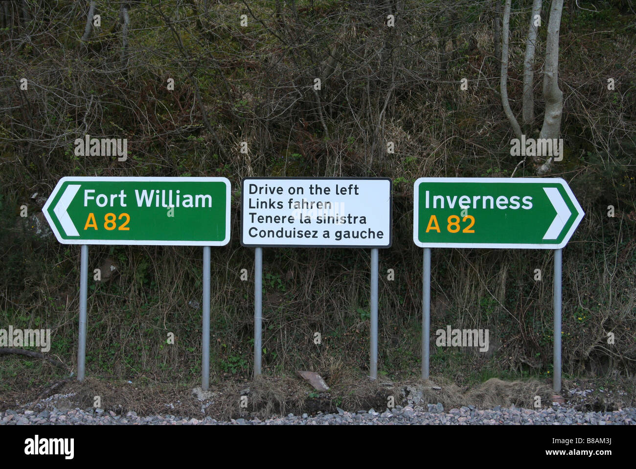 Drive on left sign english hi-res stock photography and images - Alamy