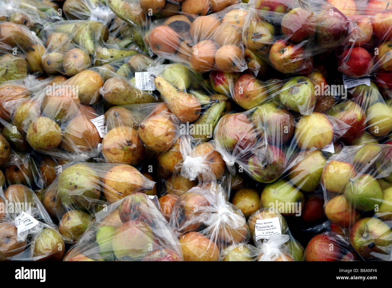 Bagged pears hi-res stock photography and images - Alamy