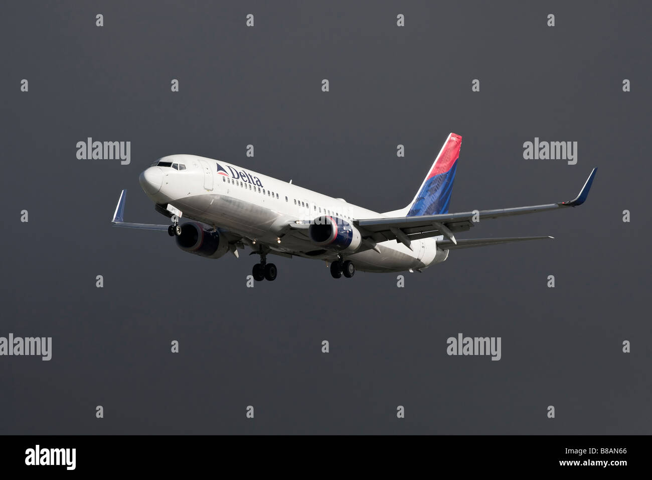 Delta airlines boeing 737 hi-res stock photography and images - Alamy