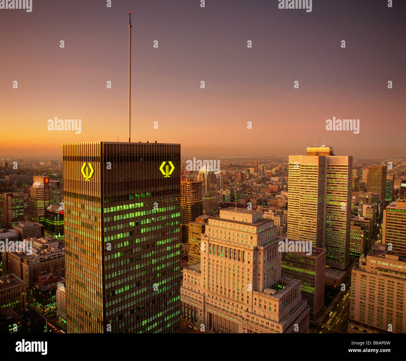 CIBC Bank, Sun Life Place Ville Marie Twilight, Montreal, Quebec Stock ...