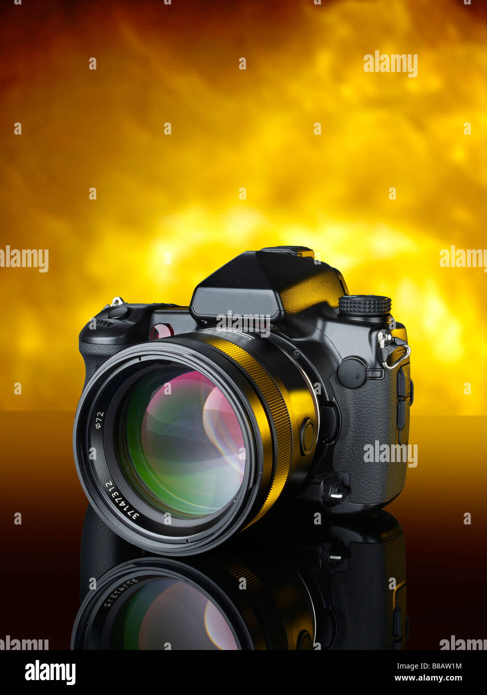 35mm cameras with digital hi-res stock photography and images - Alamy