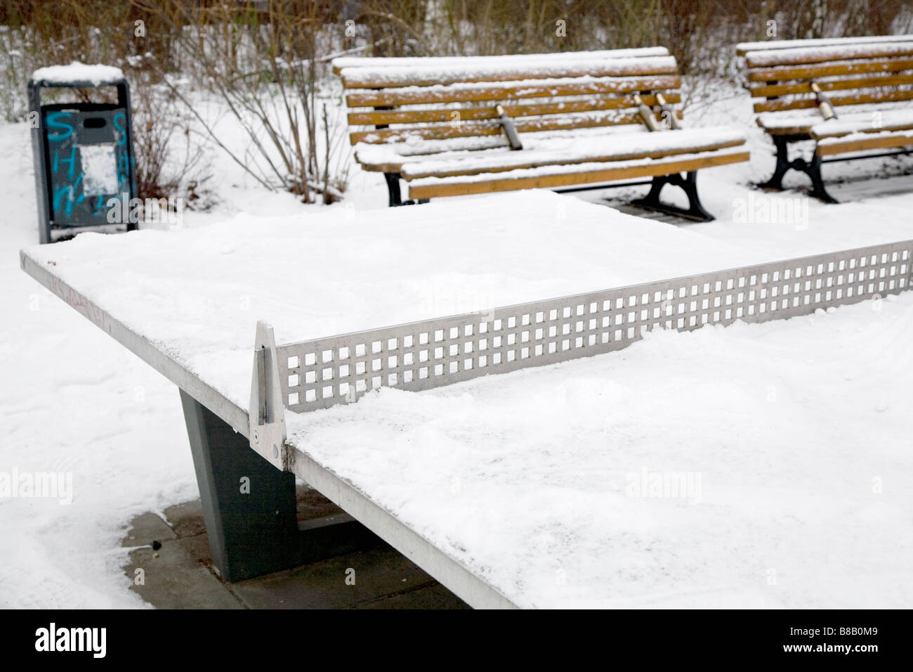 snow covered table tennis Stock Photo - Alamy