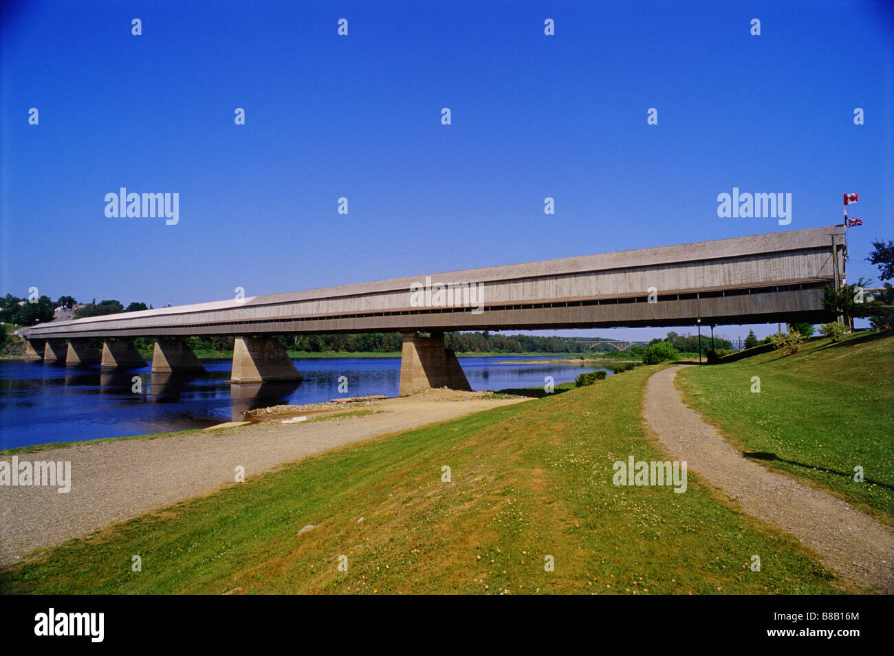 Worlds longest covered bridge hi-res stock photography and images - Alamy