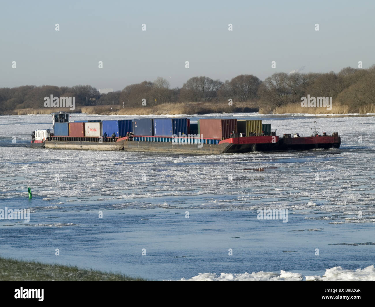 Barge shipping containers hi-res stock photography and images - Alamy