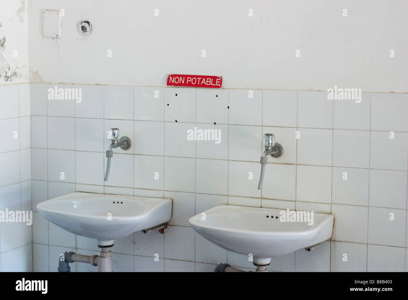 Public Bathroom Sinks High Resolution Stock Photography and Images - Alamy