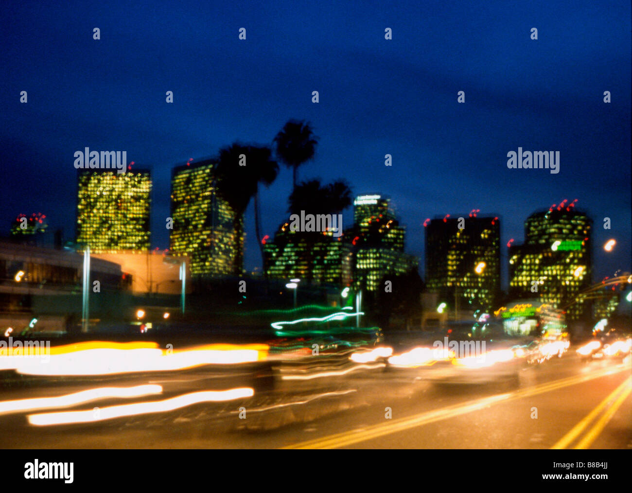 FV3748, Vast Photography ; Blurred Headlights Busy Street, Buildings ...