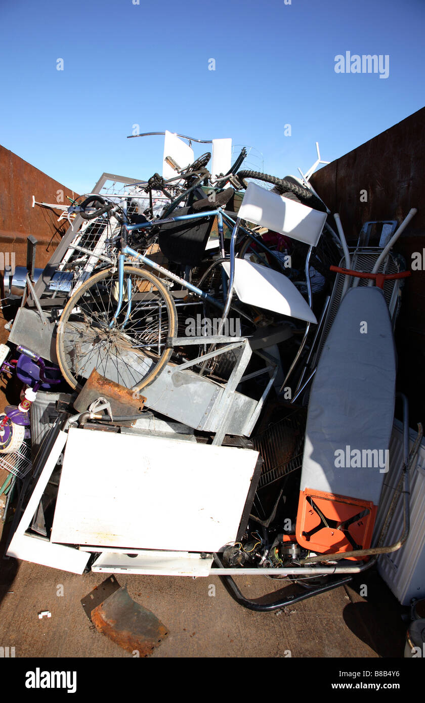 Household scrap hi-res stock photography and images - Alamy