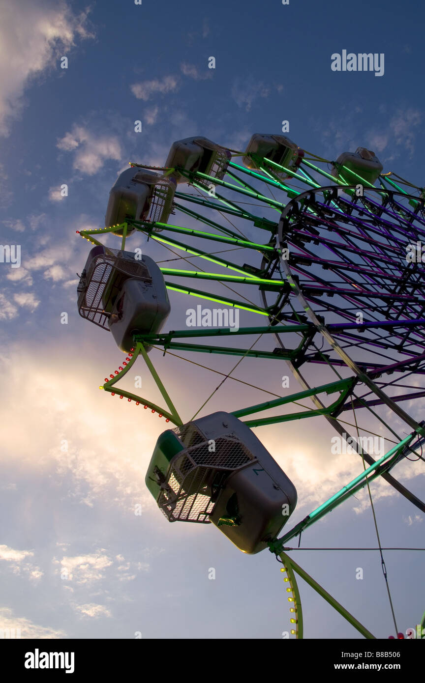 County Fair thrill rides Ferris Wheel Stock Photo - Alamy
