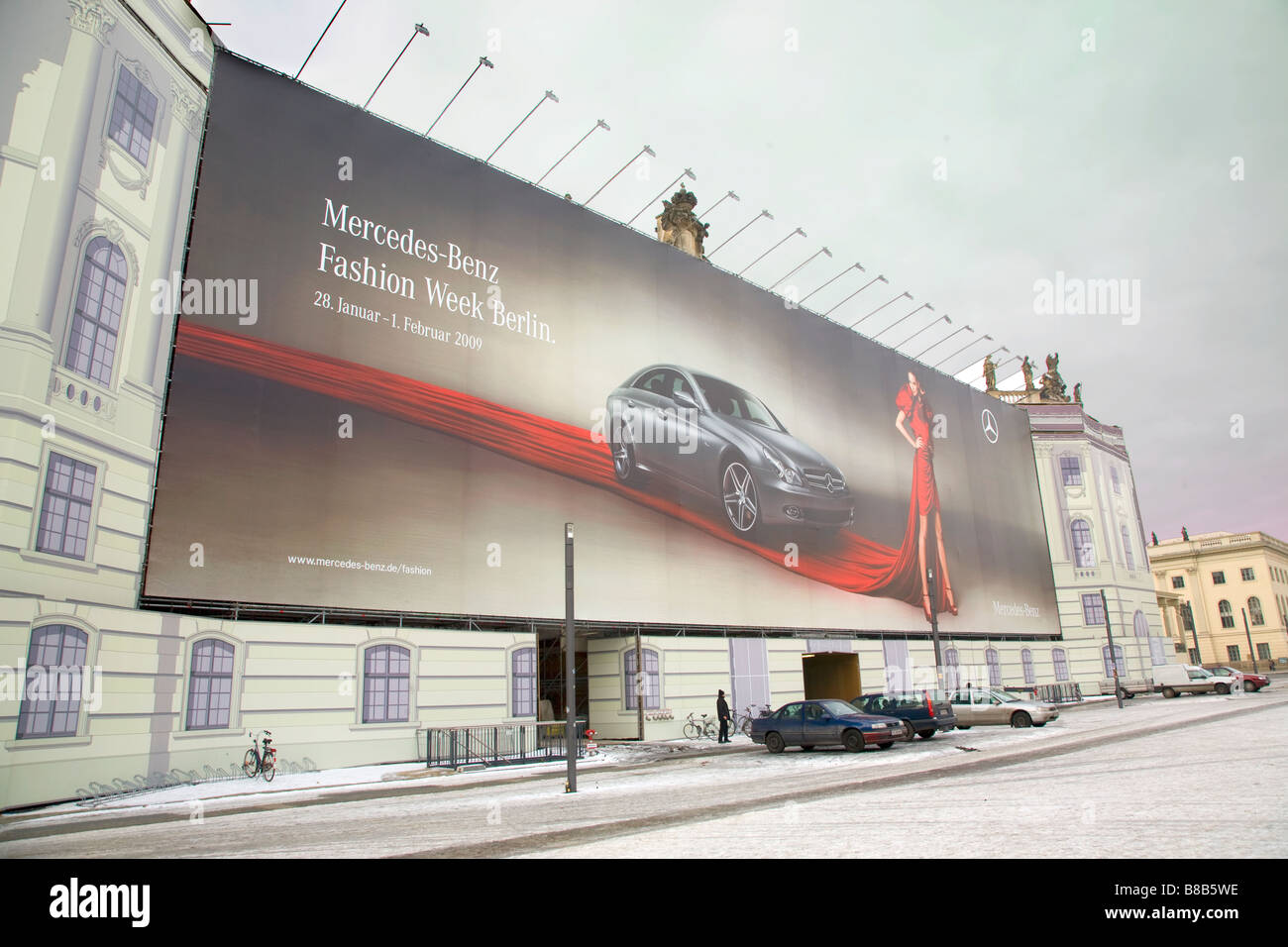 Car advertising billboard hi-res stock photography and images - Alamy