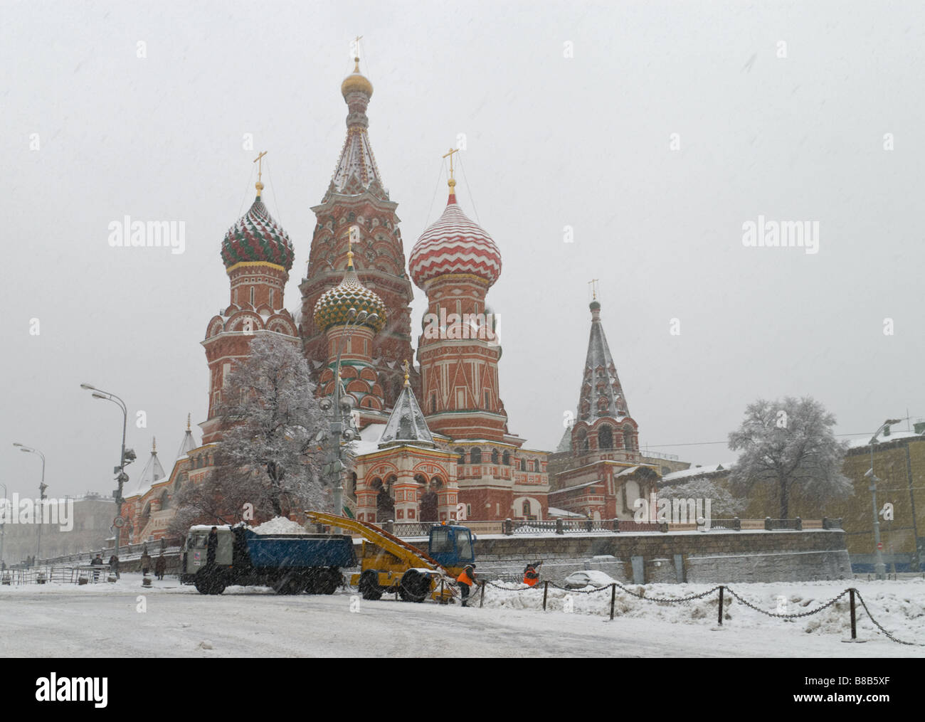 Snowfall moscow hi-res stock photography and images - Alamy