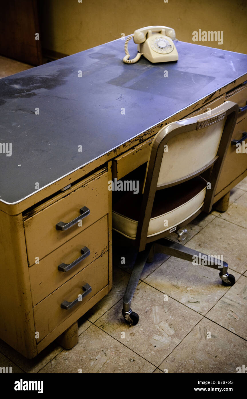 Old forgotten desk Stock Photo - Alamy