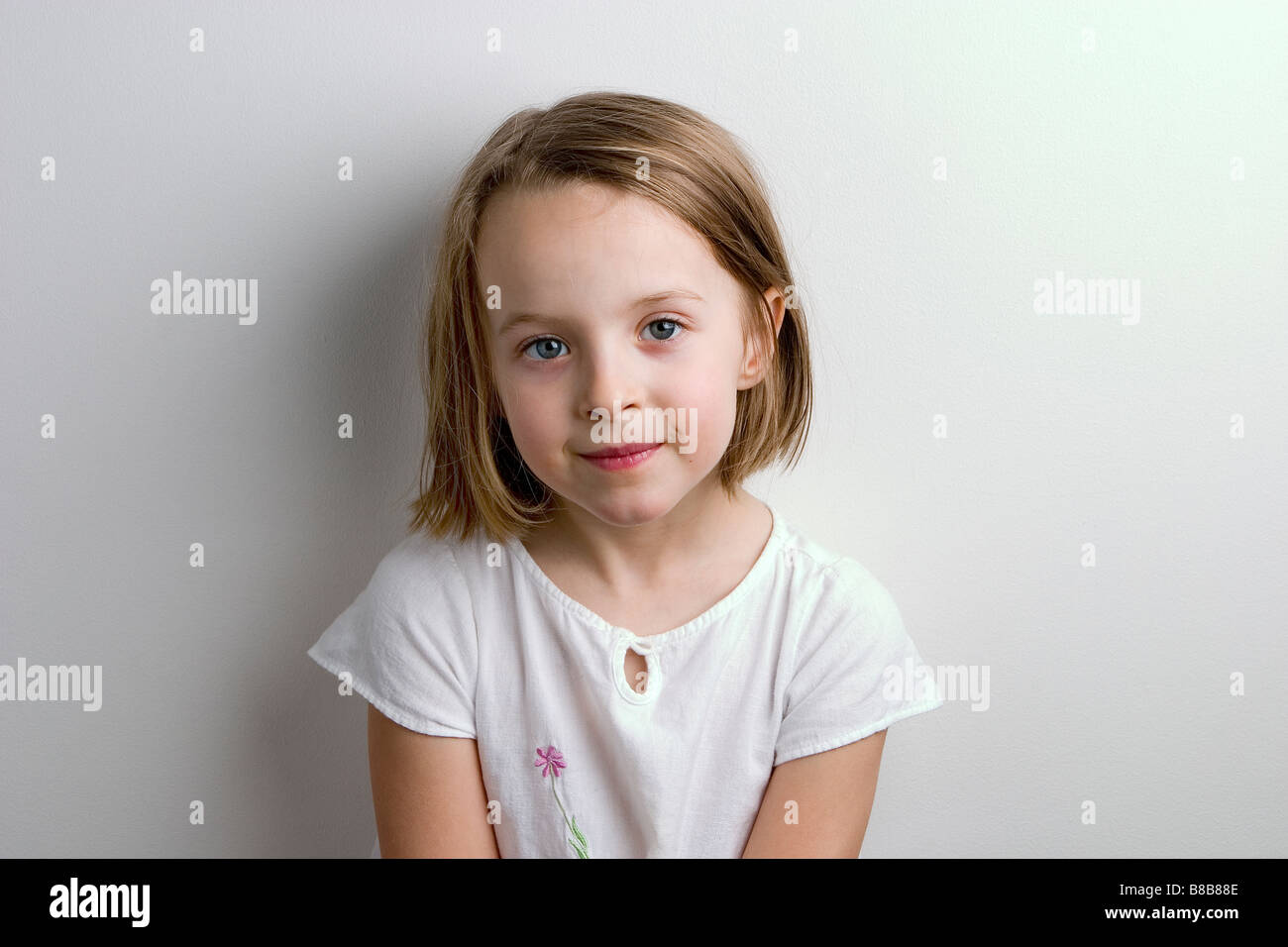 Portrait of 6 year old girl Stock Photo - Alamy