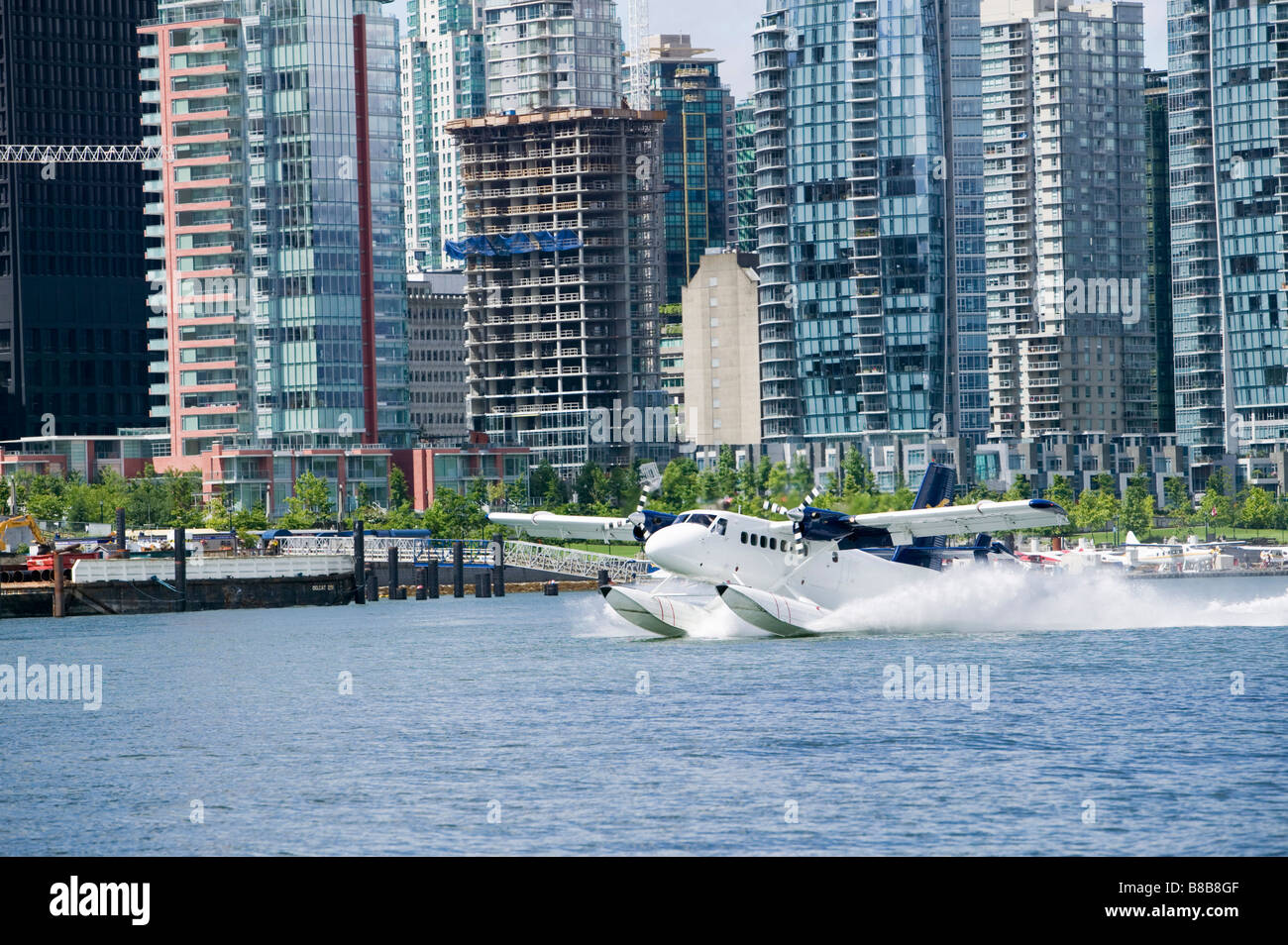 Sea plane landing hi-res stock photography and images - Alamy