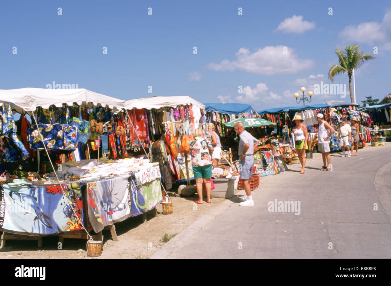 Marigot market hi-res stock photography and images - Alamy