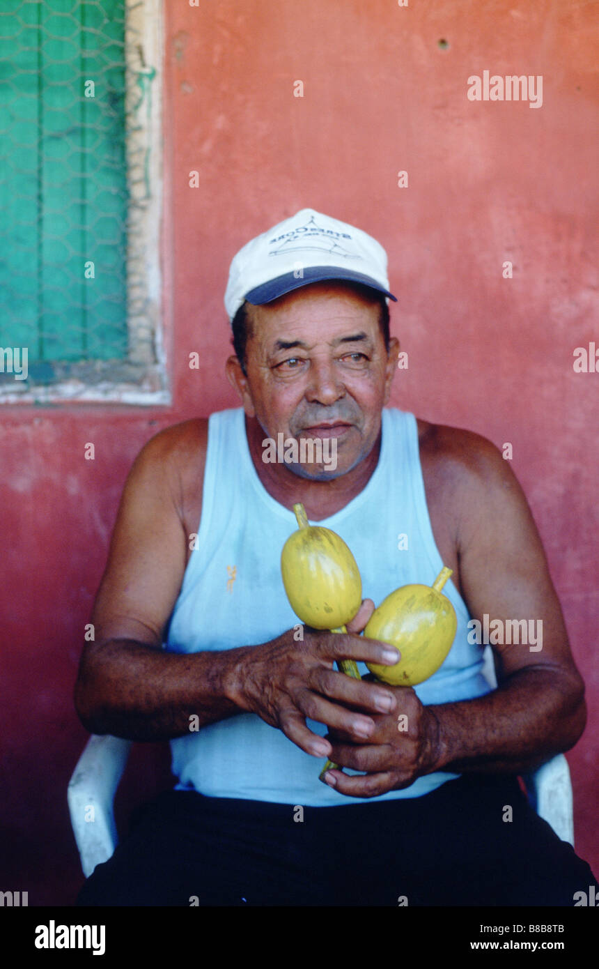 Cuban Man Maracas, Cuba Stock Photo - Alamy
