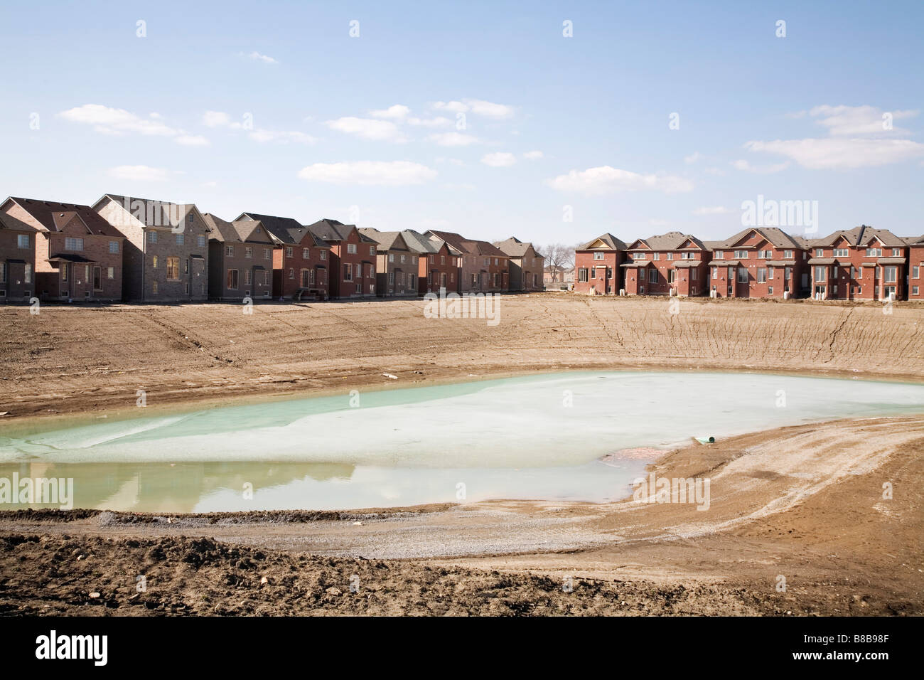 Subdivision pond hi-res stock photography and images - Alamy