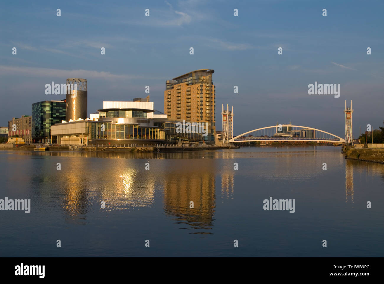 The lowry center hi-res stock photography and images - Alamy