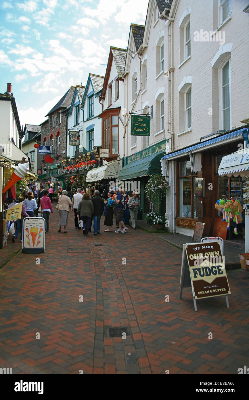Lynmouth tourists hi-res stock photography and images - Alamy