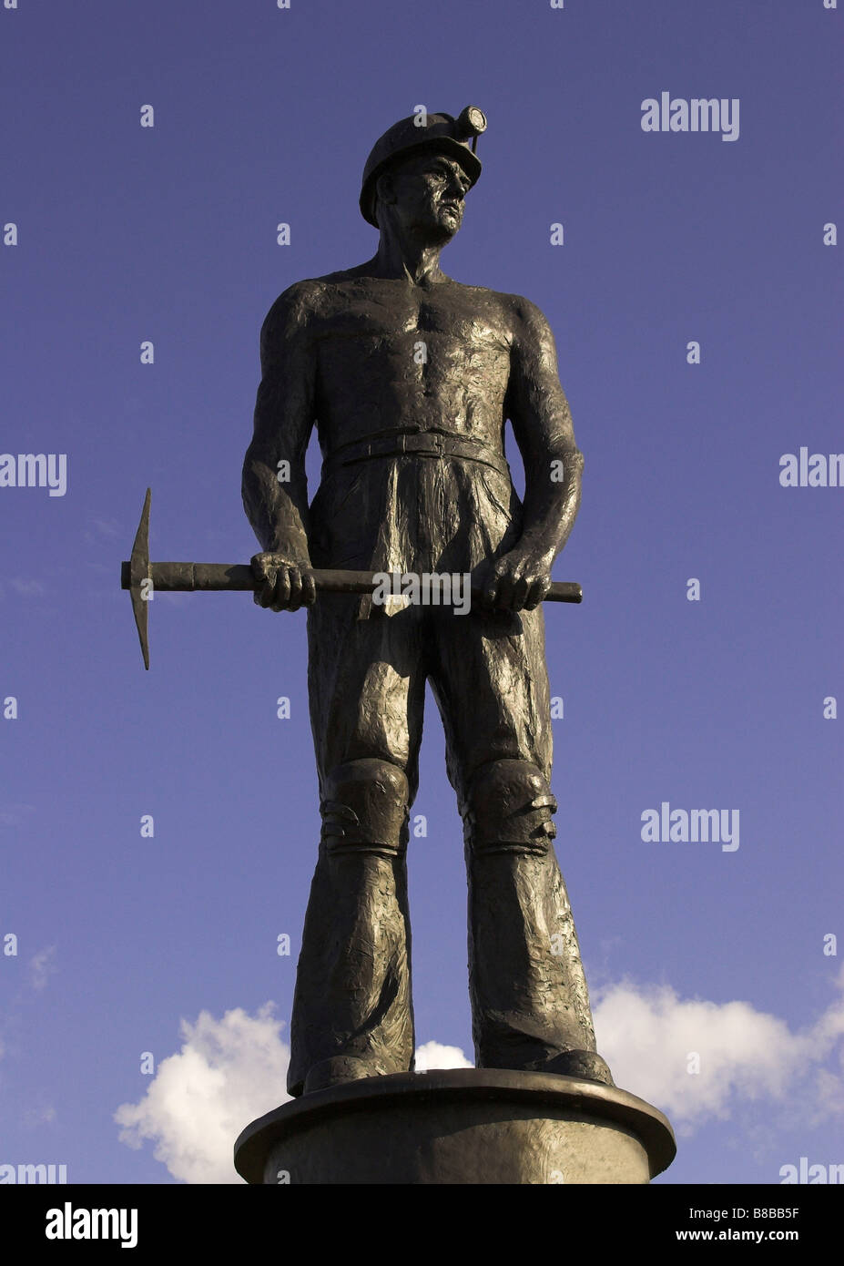 A statue of a coal miner, Hucknall, Nottinghamshire, England, U.K Stock ...
