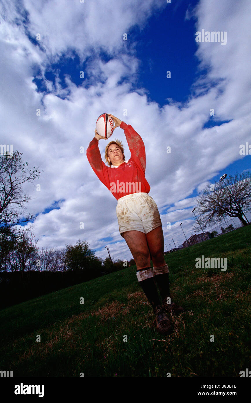 Rugby women mud hi-res stock photography and images - Alamy